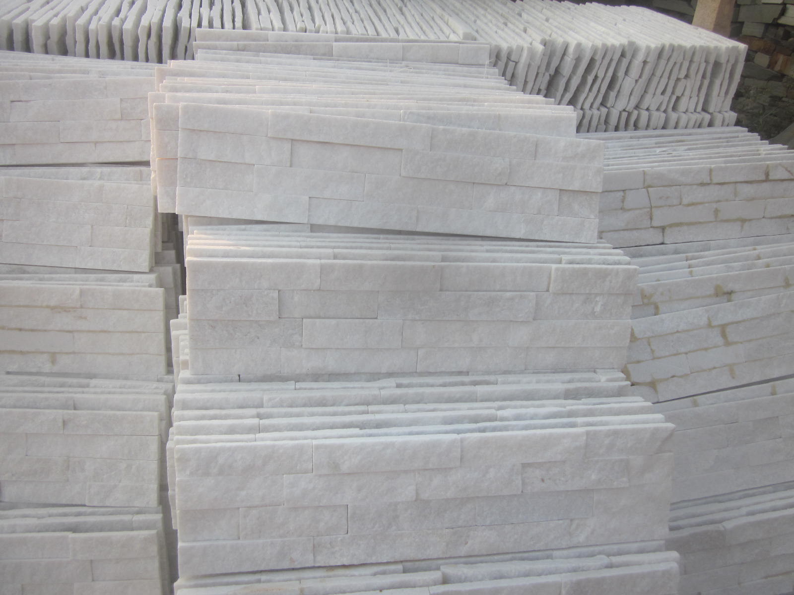 Snow White Quartzite Stone Cladding Super White Quartzite Stone Veneer ...